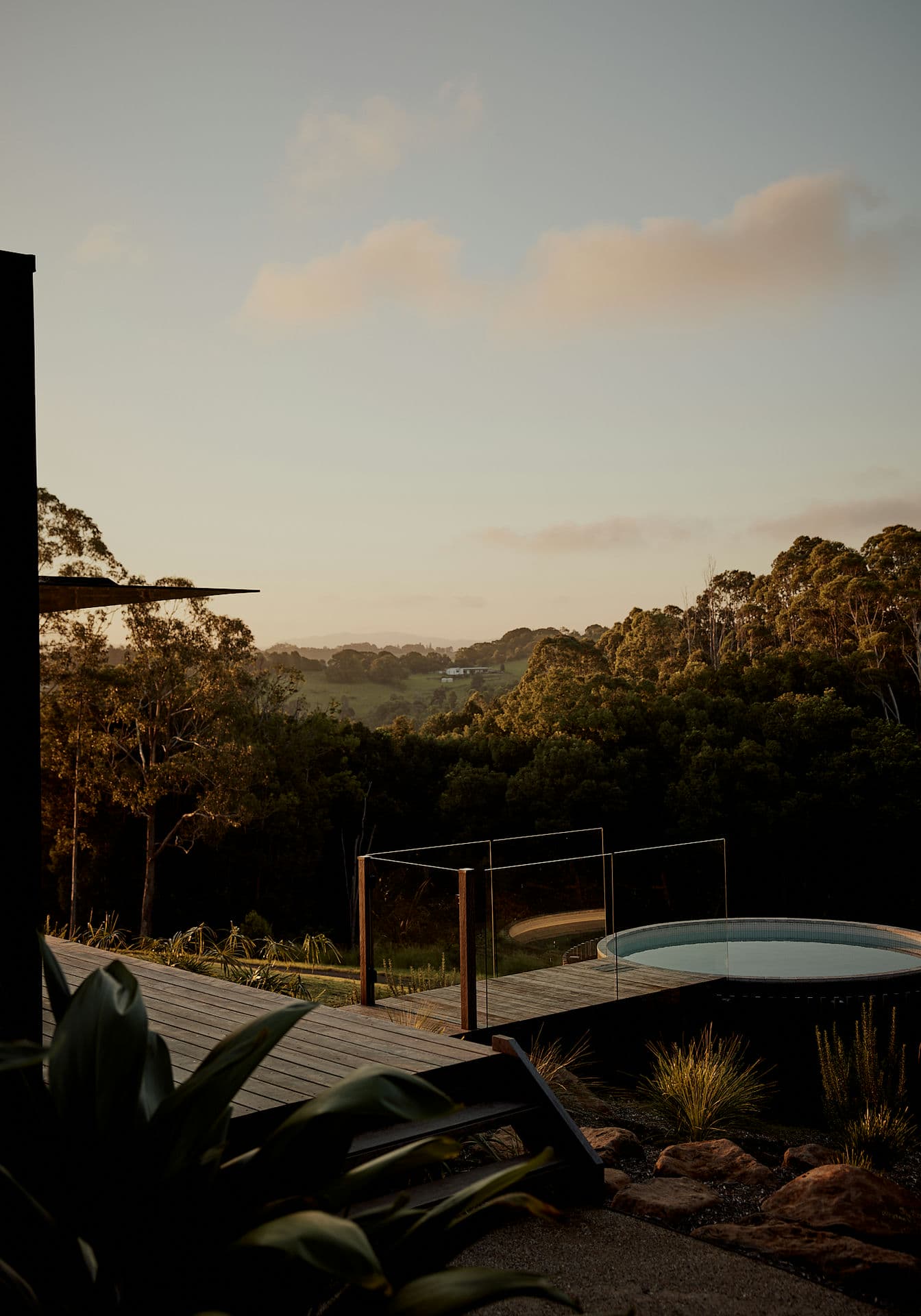 Storm Cabin - Rock Pool Farm